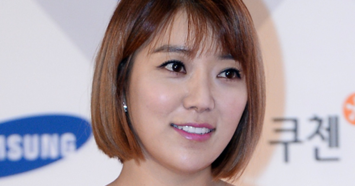 하지영 '섹시한 볼륨감 과시' [SBS연예대상]