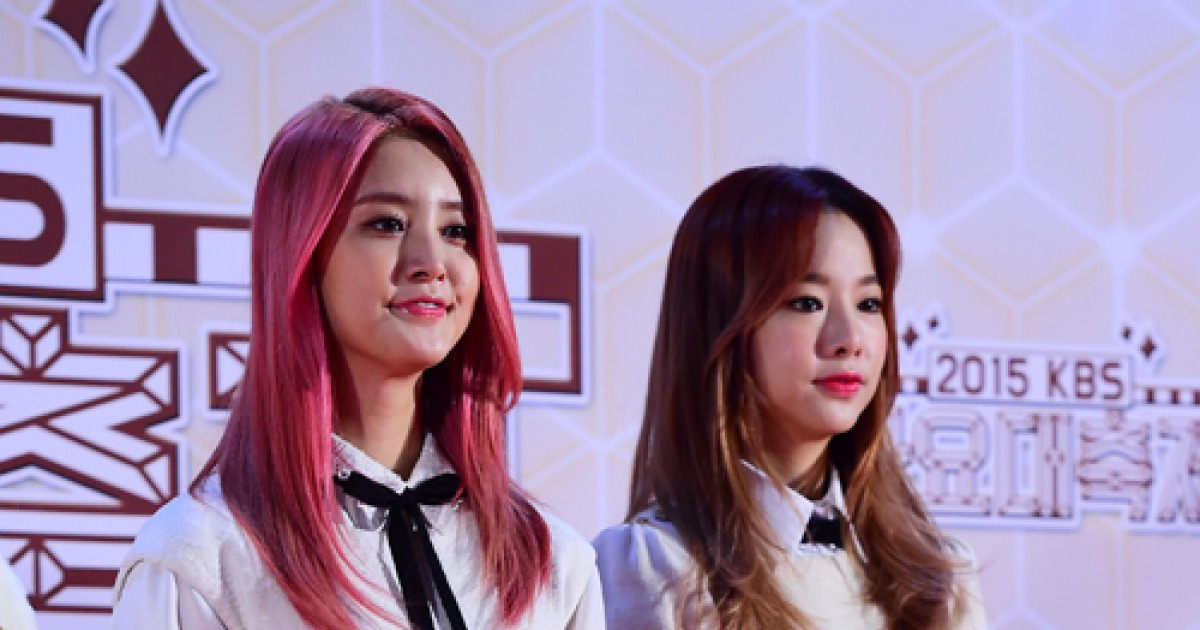 [포토엔]EXID 정화-솔지 '단아한 원피스 패션'(KBS 가요대축제)