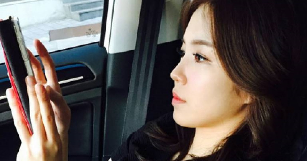 'SBS 연예대상' 장예원, 극세사 팔목+오똑한 콧날.."걸그룹 뺨치는 꽃미모"