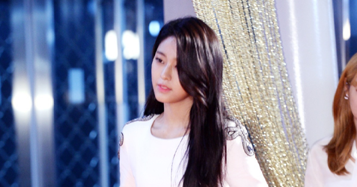 [TD포토] AOA 설현 '밀착 원피스에 드러난 콜라병 각선미' (KBS 가요대축제)