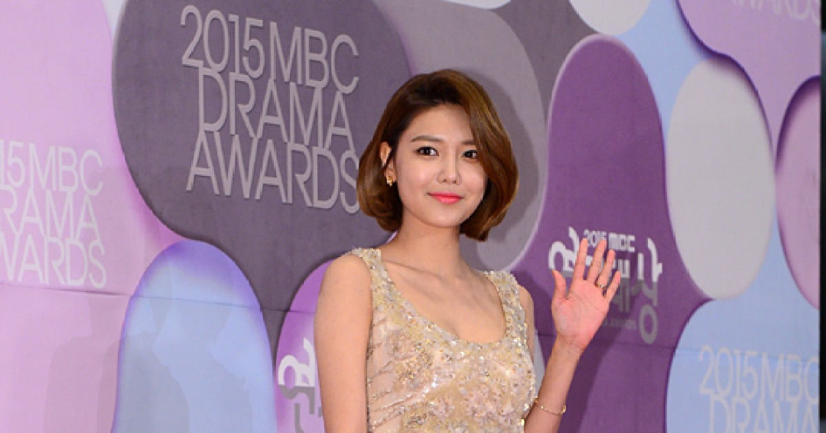 [TD포토] 수영 '럭셔리한 금빛 드레스' (MBC 연기대상)