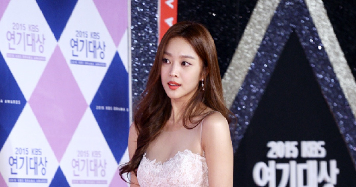 [TD포토] 조보아 '잘록한 허리 강조한 드레스~' (KBS 연기대상)