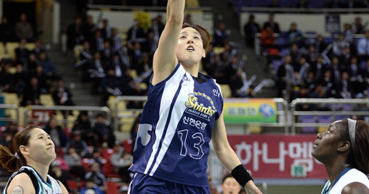 WKBL, '역대급' PO 싸움..세 팀 이상 동률이면?