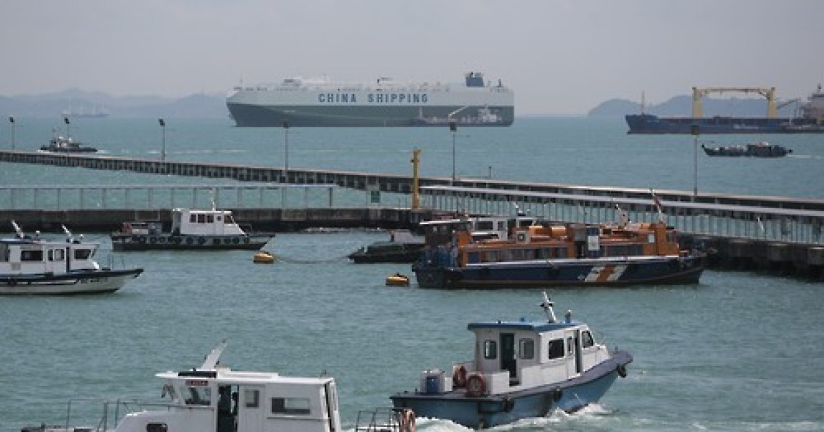 SINGAPORE ECONOMY MARITIME PERFORMANCE