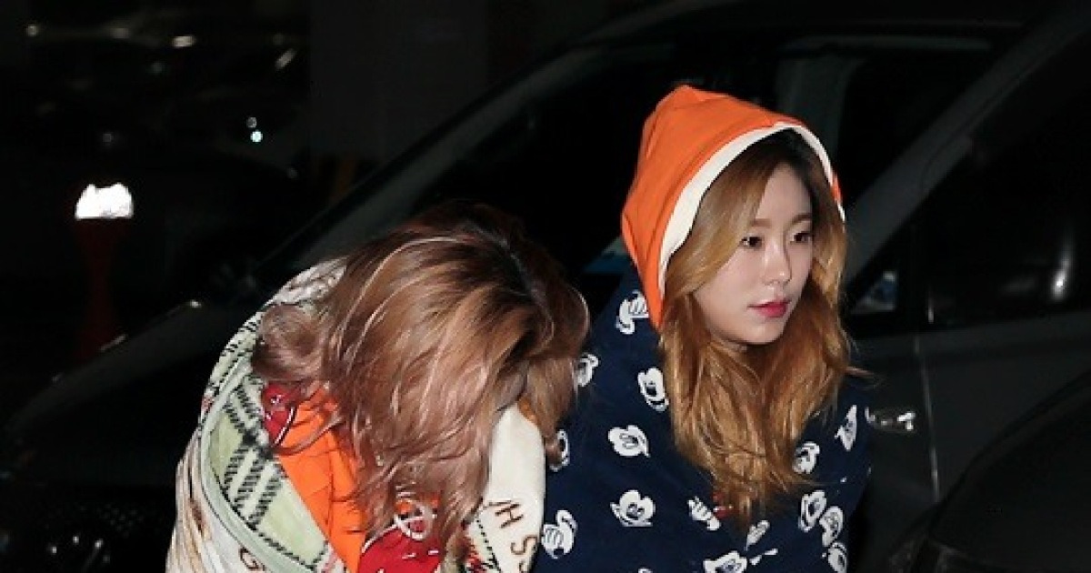 [포토]마마무 화사-휘인, 날씨가 정말 추워요