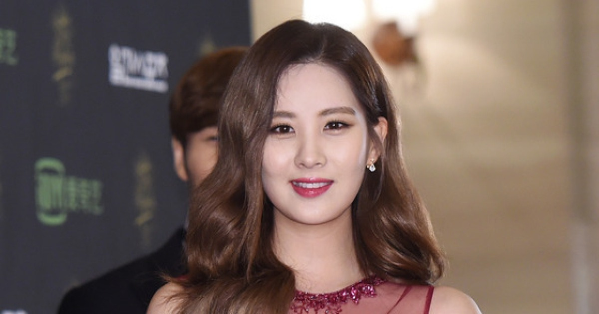 소녀시대 서현 강렬한 와인빛 망사 드레스
