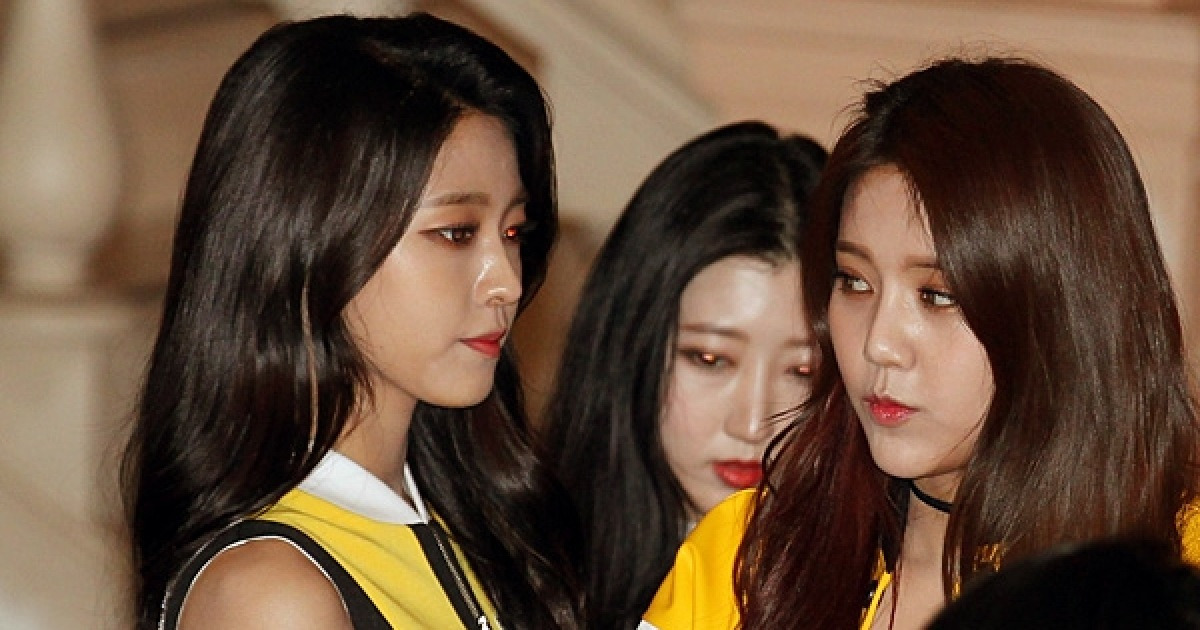 [골든 화보] 설현 등신대 포즈에 빵 터진 Aoa