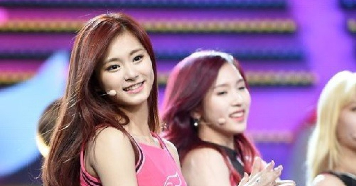 JYP, 트와이스 쯔위 사과 강제? "신념은 강요할 수도, 해서도 안돼"