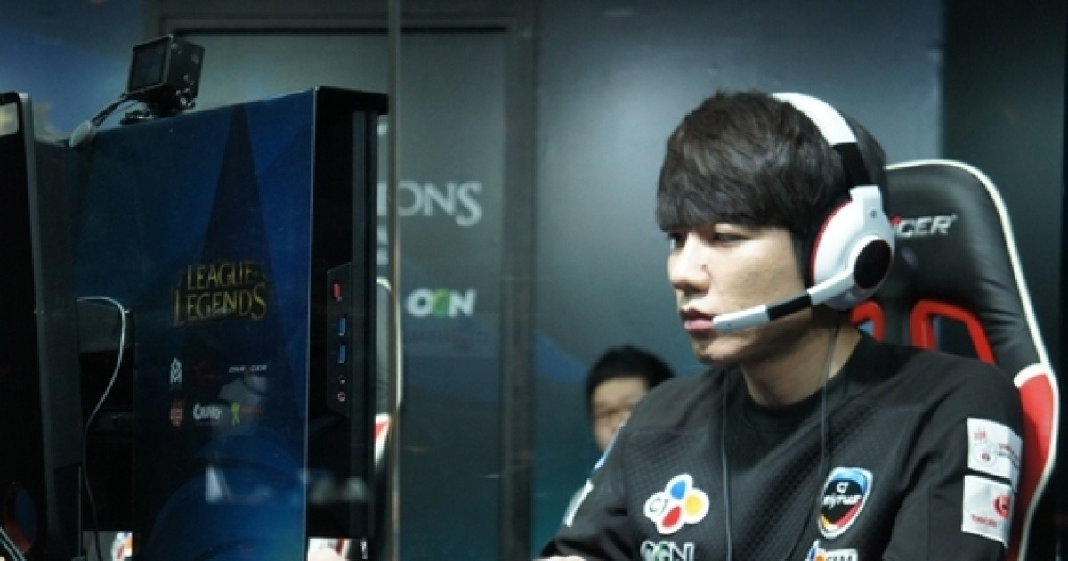 [LOL]CJ, '이즈리얼'의 힘으로 2세트 승리