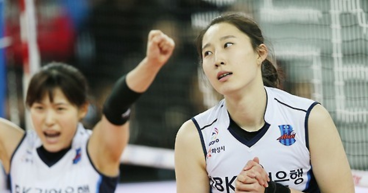 '2세트 18:23→25:23'IBK기업은행, KGC인삼공사 완파