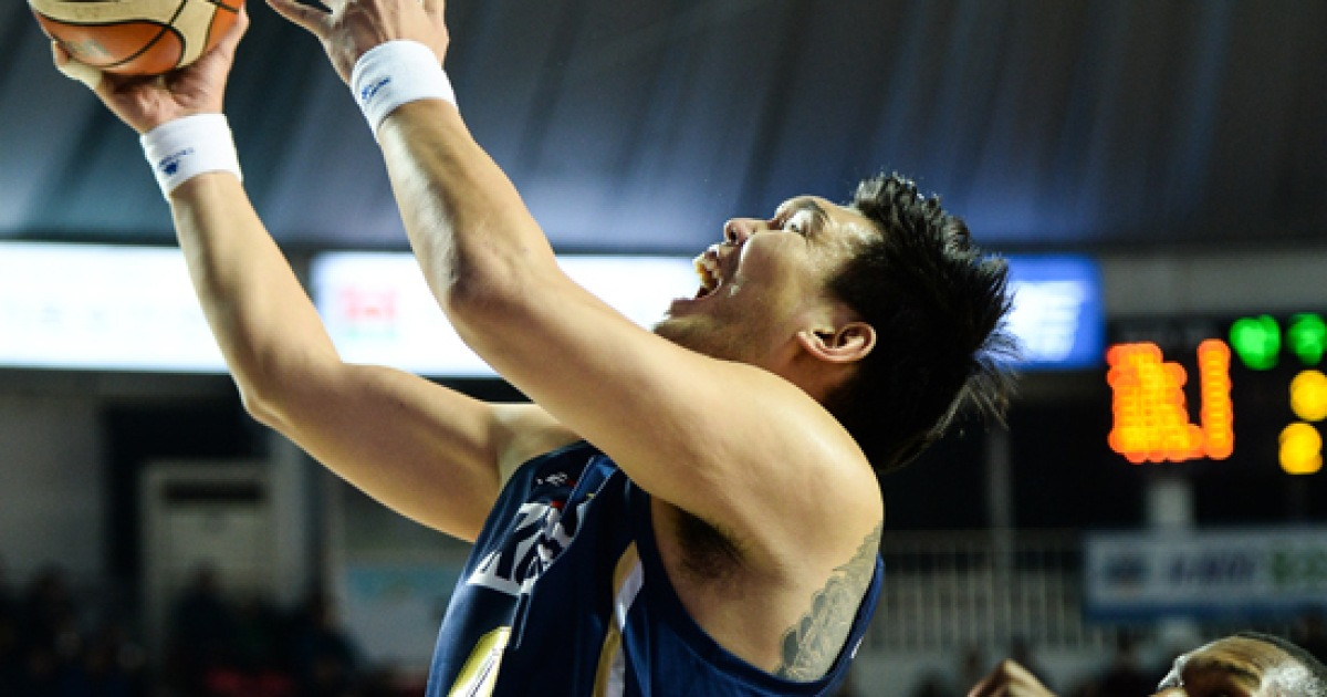 [게임 리뷰] 높이에 충실한 KCC, 동부전 홈 5연패 극복