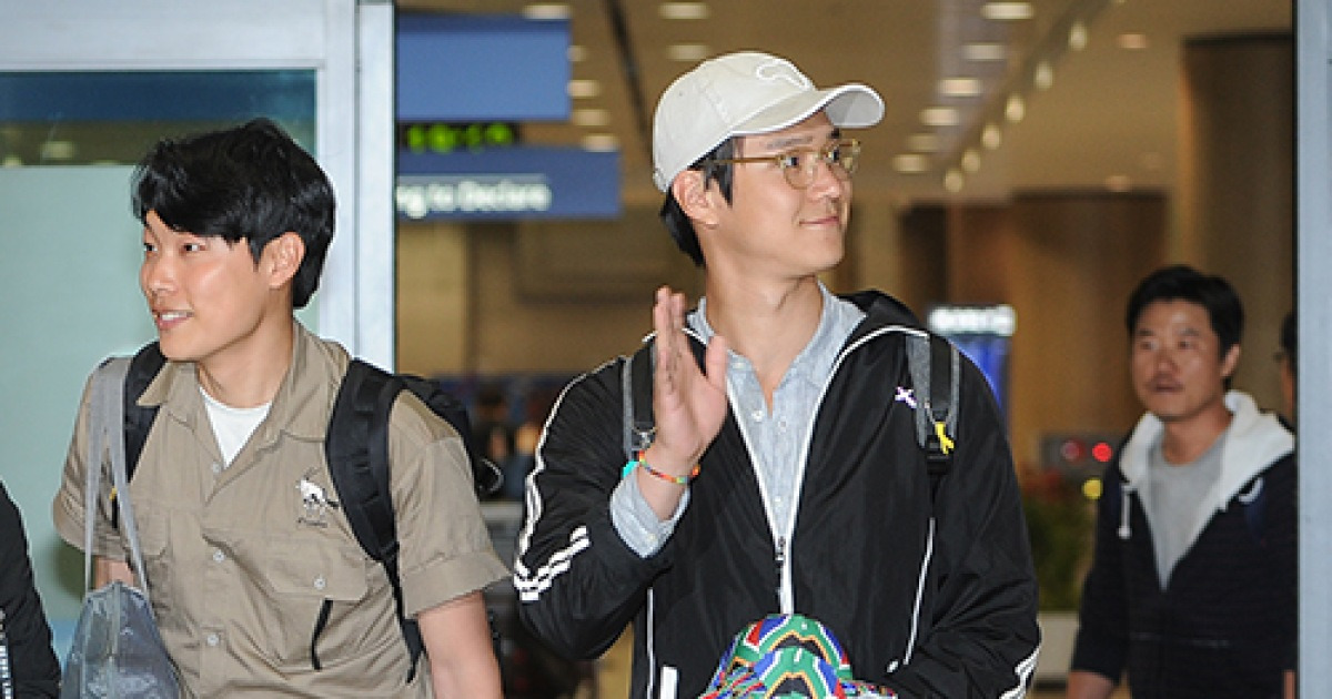 나영석 PD '인사 잘하고 있나 뒤에서 감시' [MBN포토]