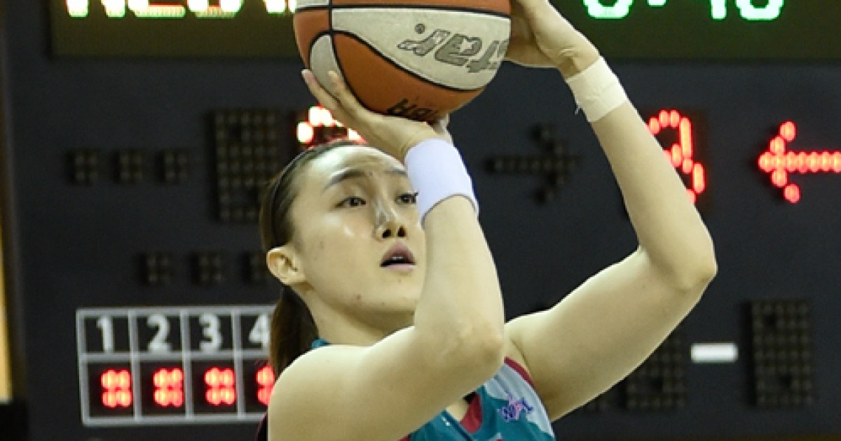 '김정은 300호 스틸' KEB하나은행, KB 넘고 공동2위