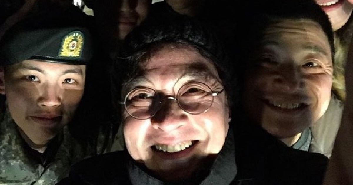 특급 중년이 떴다 진짜 사나이 제대 기념사진