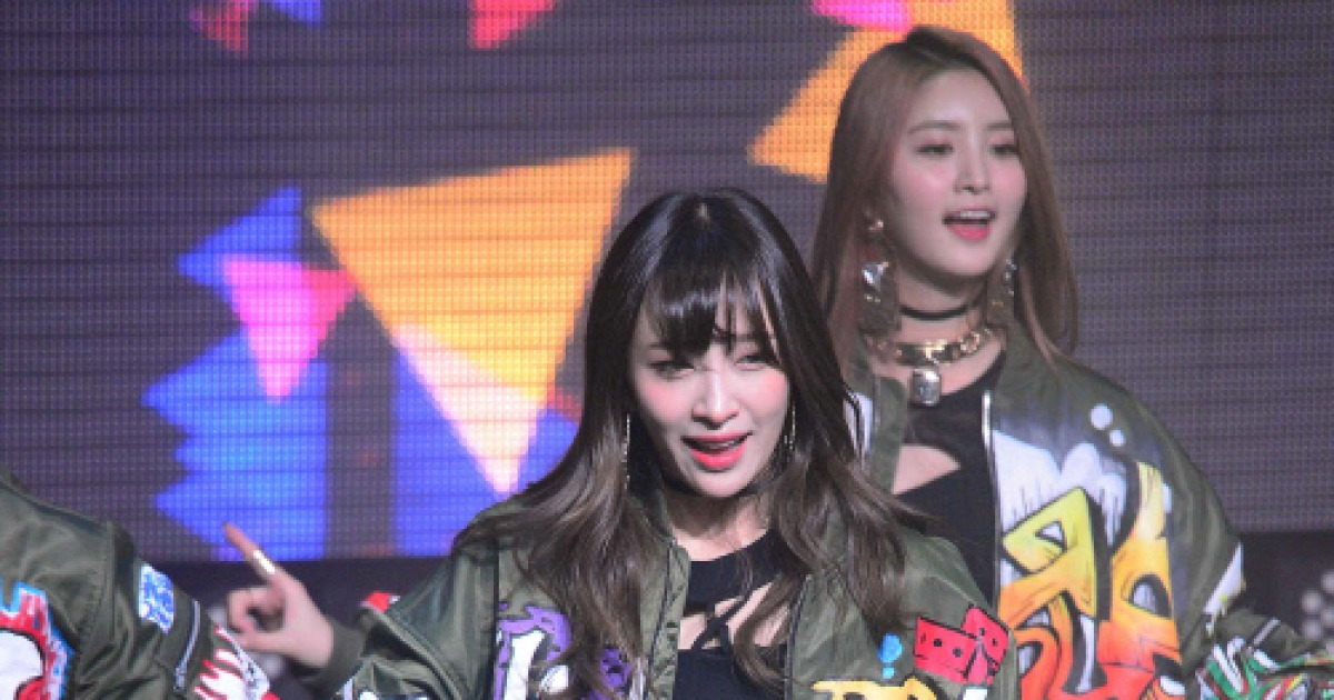 [SS포토]핫팬츠로 심쿵케 하는 EXID 하니, "허벅지가 섹시하죠"