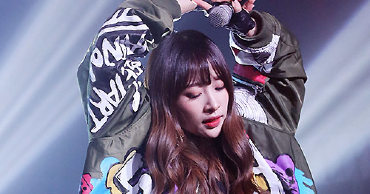 [bnt포토] EXID 하니, 순간적으로 드러난 복근