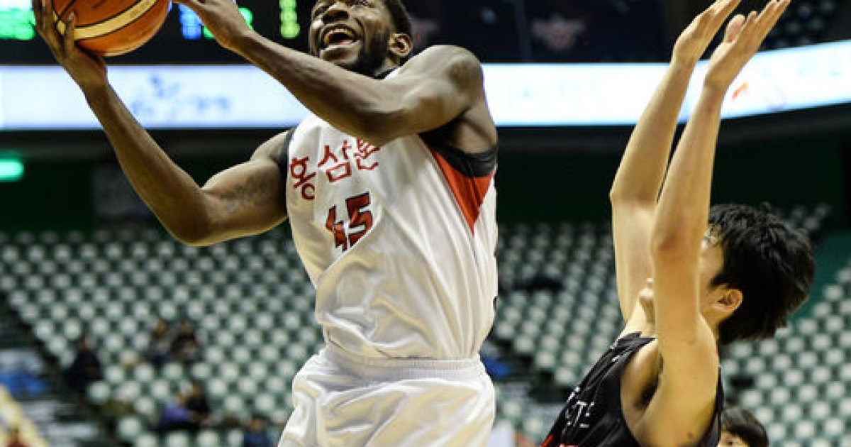 '리틀 버저비터 3점' KGC, kt에 극적 역전승