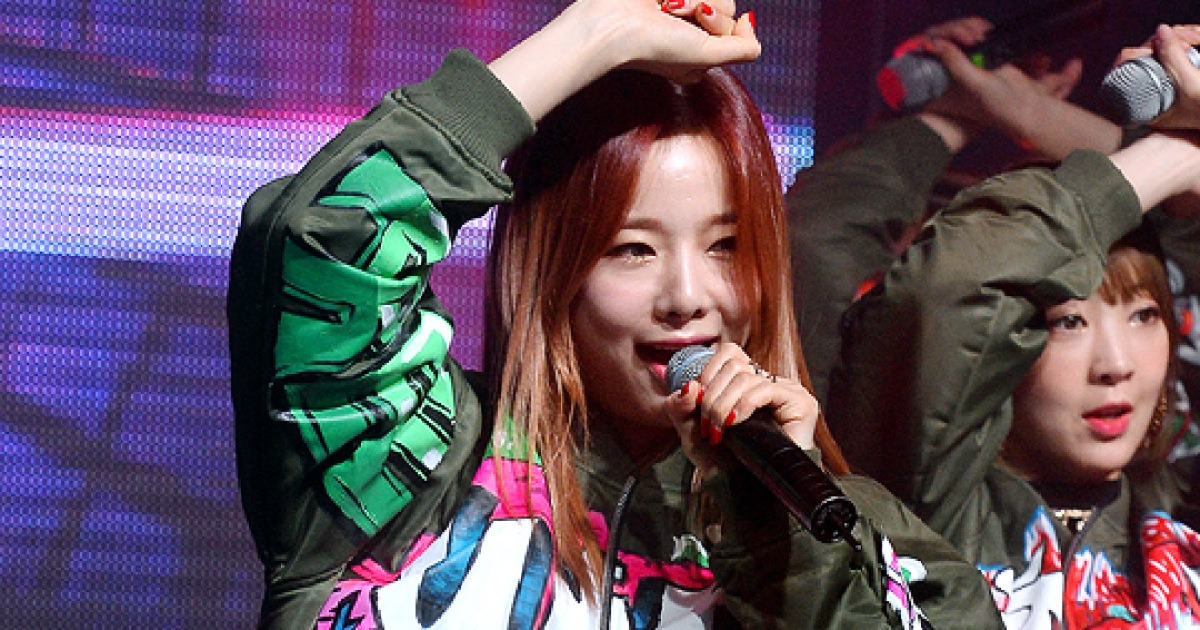 [TD포토] EXID 솔지, '오늘도 돋보이는 폭풍 가창력'