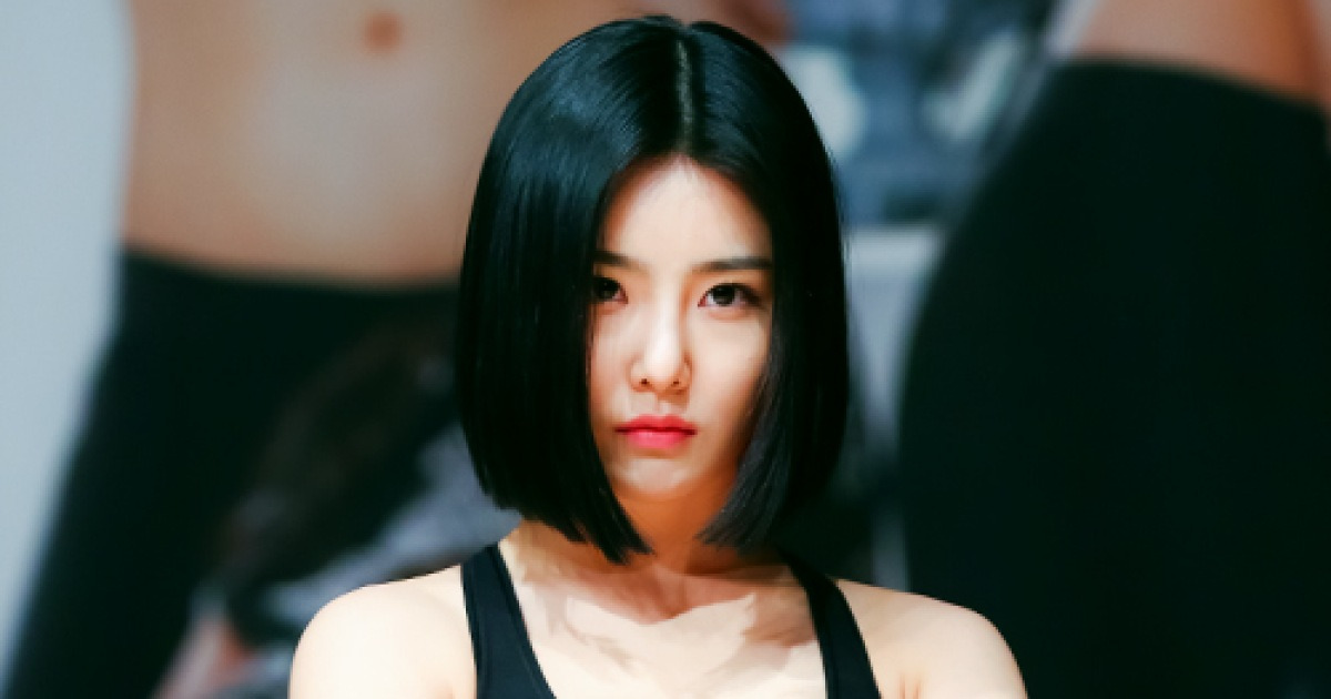 [bnt포토] 브레이브걸스 유나 '지긋한 카리스마 눈빛'