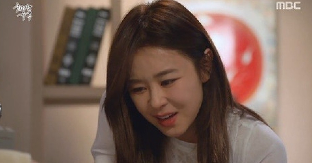 [pop리뷰]화려한 유혹 최강희 미래 손가락 움직인 것 확인해