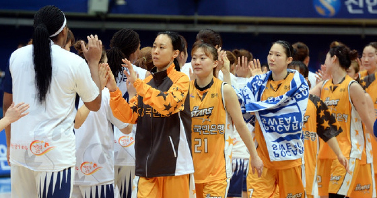 [WKBL] '4연승' KB스타즈, KDB생명 잡고 공동 3위 도약
