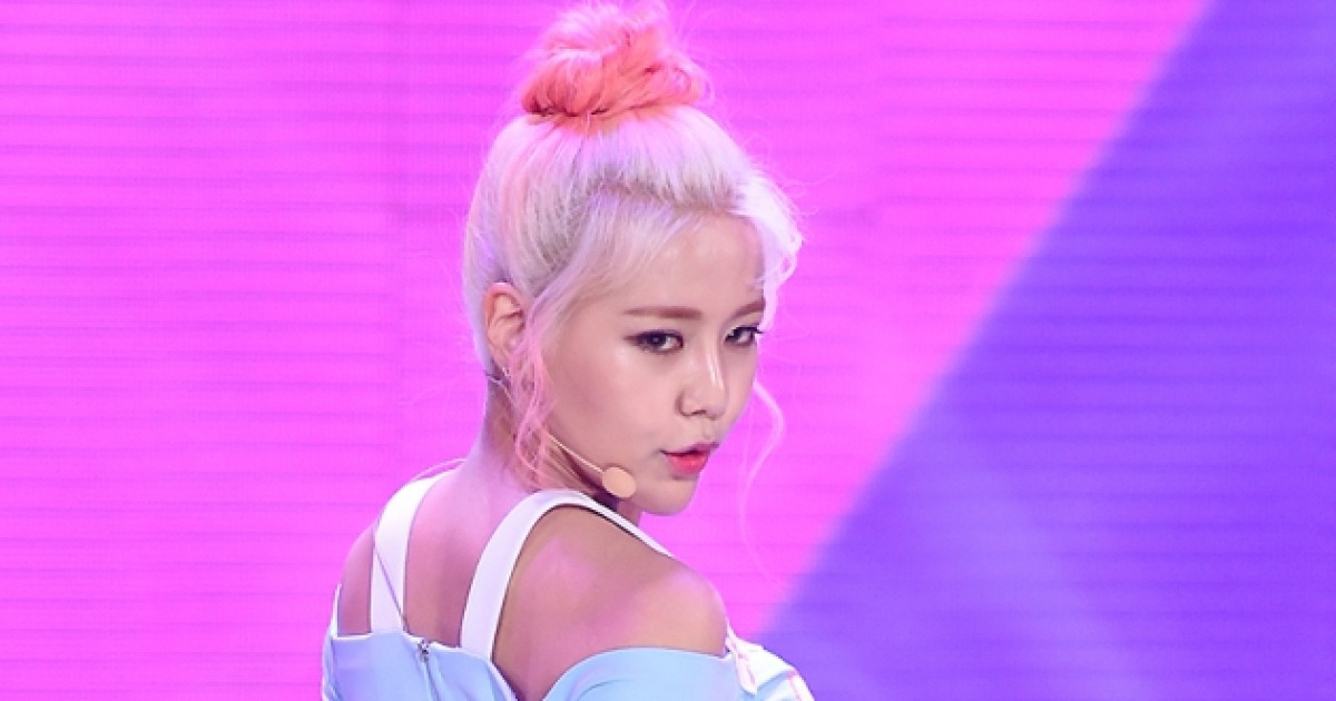 [HEI포토] AOA 크림 혜정, '농염한 눈빛 유혹~'