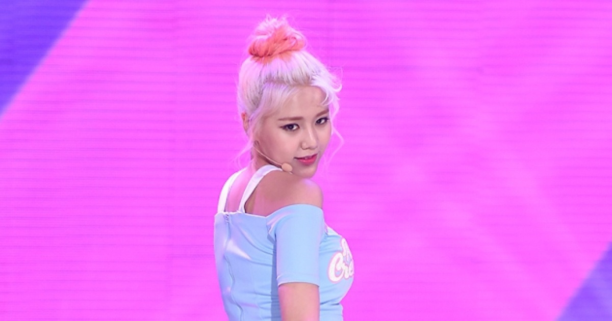 [HEI포토] AOA 크림 혜정, '우월한 8등신 비율'