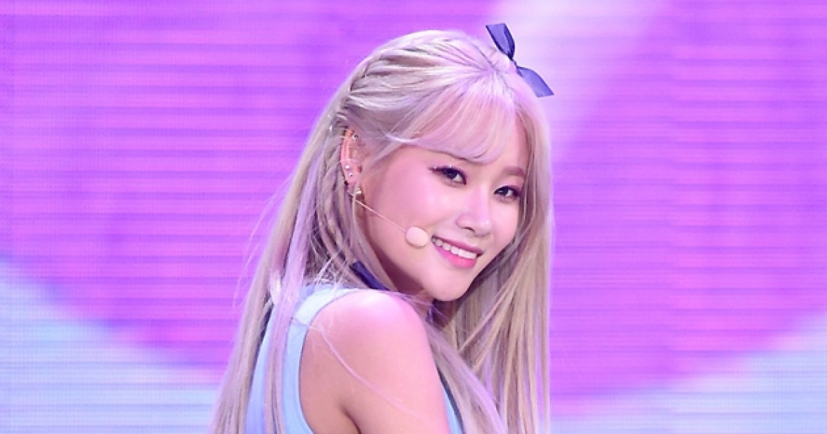 [HEI포토] AOA 크림 유나, '사랑스러운 미소~'