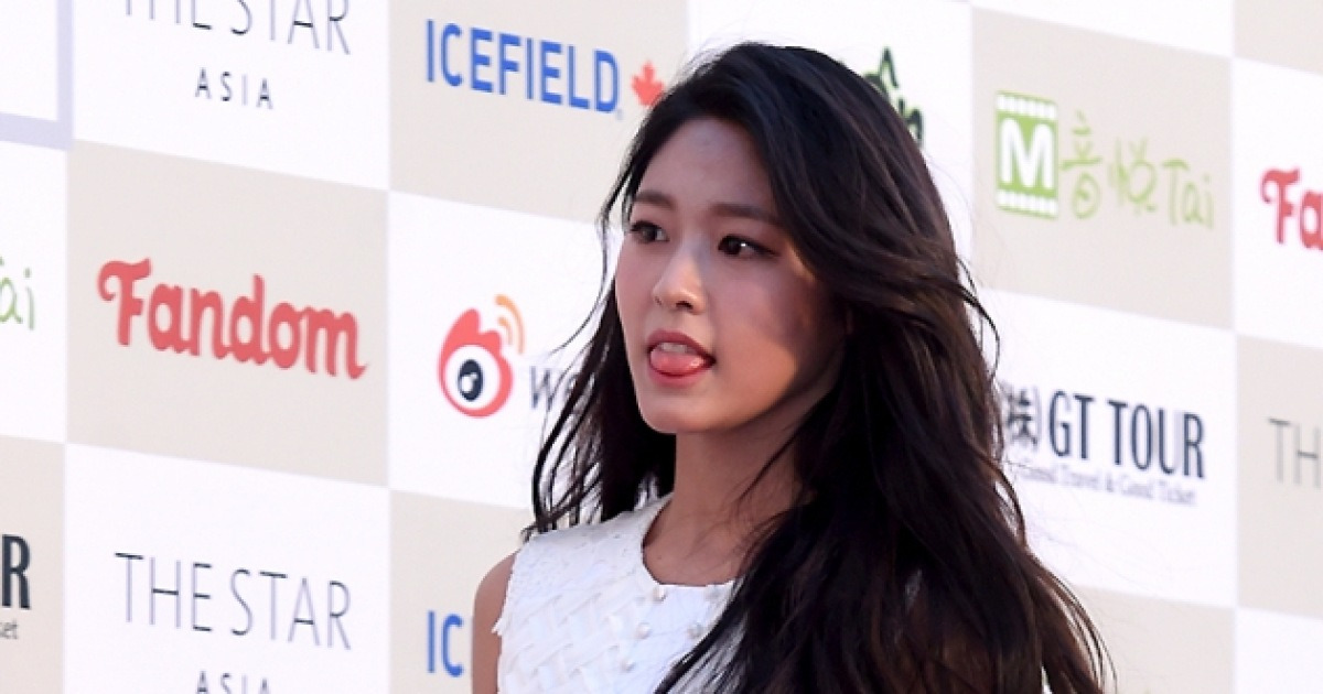 [HEI포토] AOA 설현, '정글 다녀와 검게 그을린 피부' (가온차트 어워드)