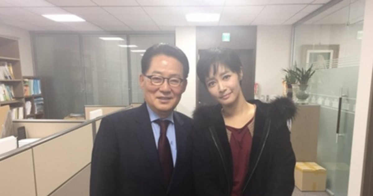 박지원, MBN뉴스8 출연 인증 "김주하 앵커와 한컷"