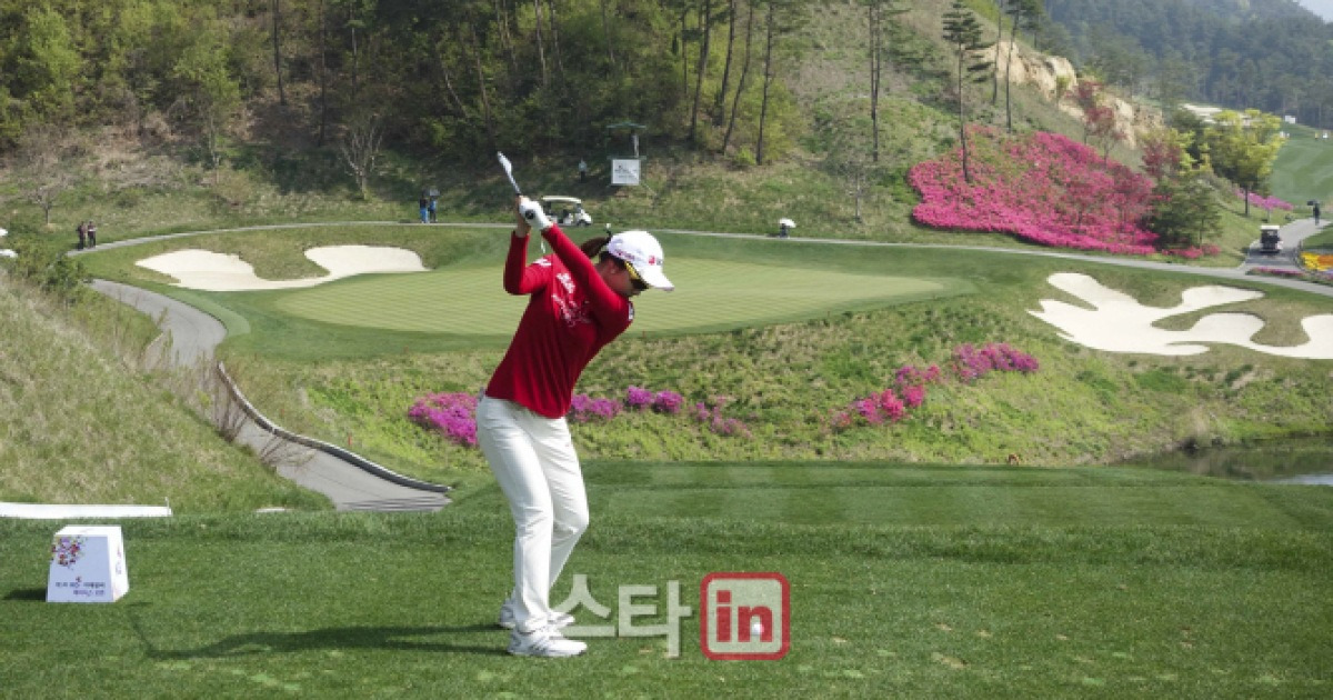 "33개 대회, 총상금 212억원"..KLPGA 2016시즌, 역대 최대 규모로 열린다