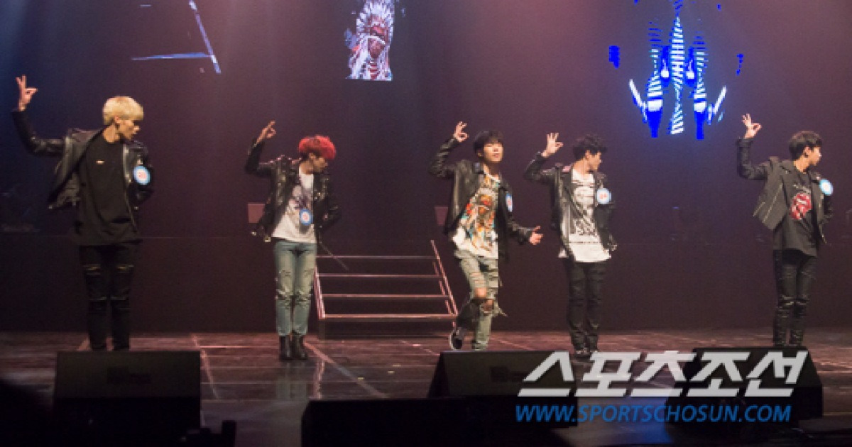 [포토] JYP 12기 오디션, '엣지 가득한 남성 댄스팀~'