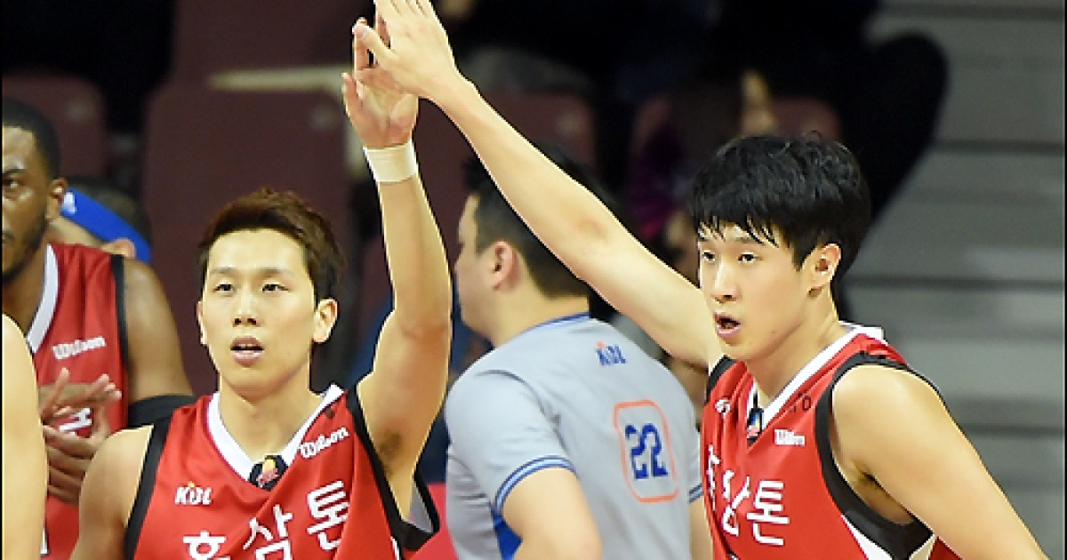 '골밑 열세' KGC, 해결사는 외곽포였다