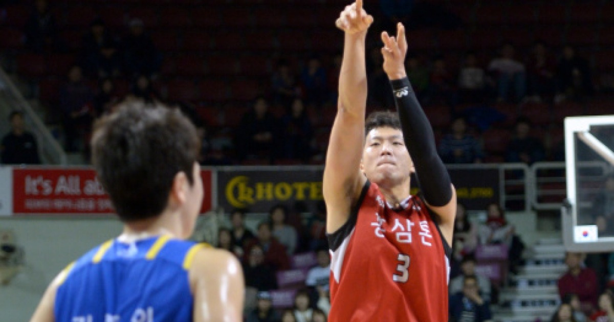 외곽 장악 KGC, 1승 남았다