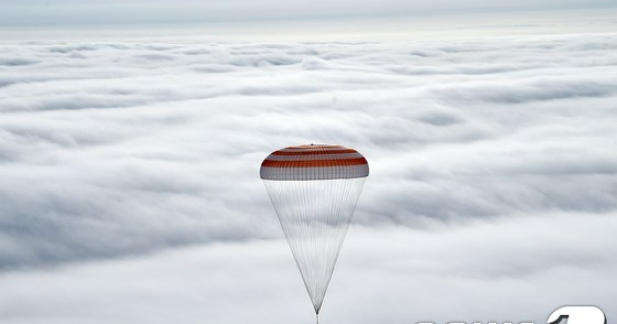 [사진] 지구로 귀환하는 소유즈 우주선