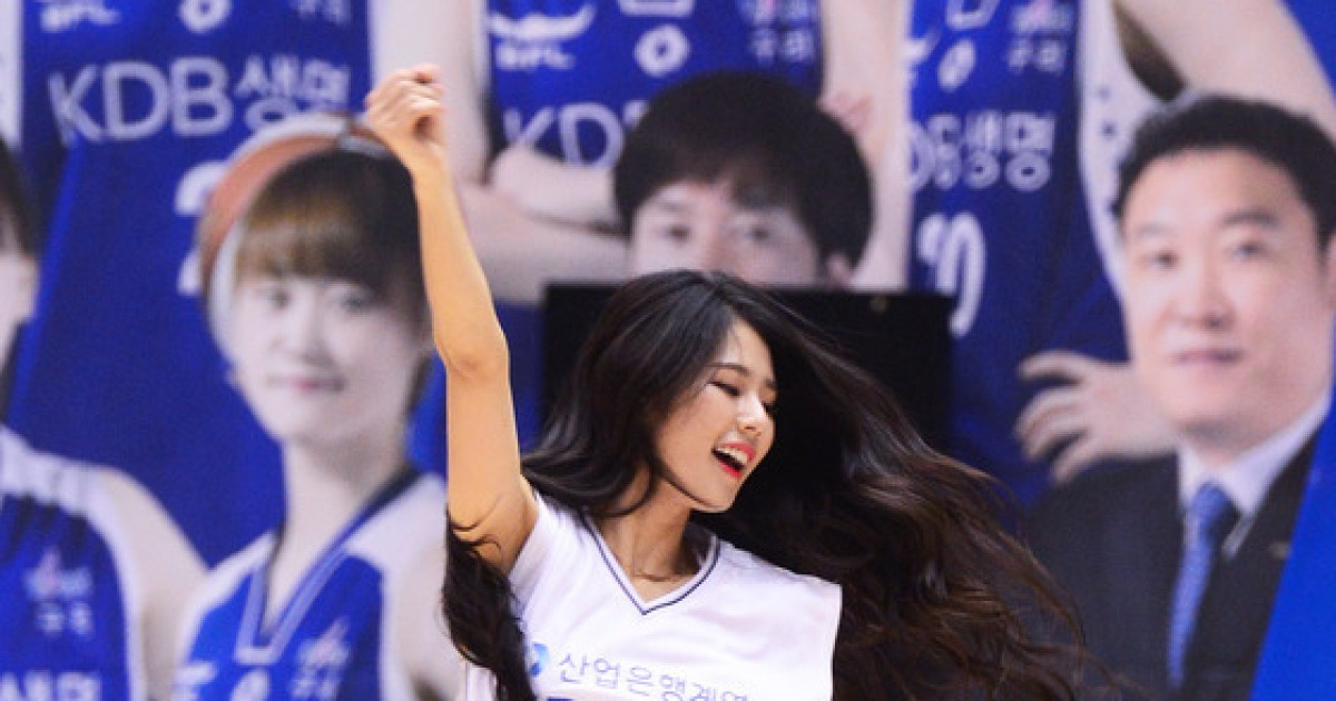 박기량 '가녀린 각선미'