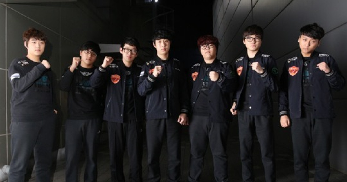 [IEM 월드 챔피언십] SK텔레콤, 무난하게 CLG 꺾고 승자전행