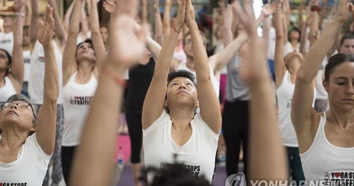 SOUTH AFRICA MASS YOGA