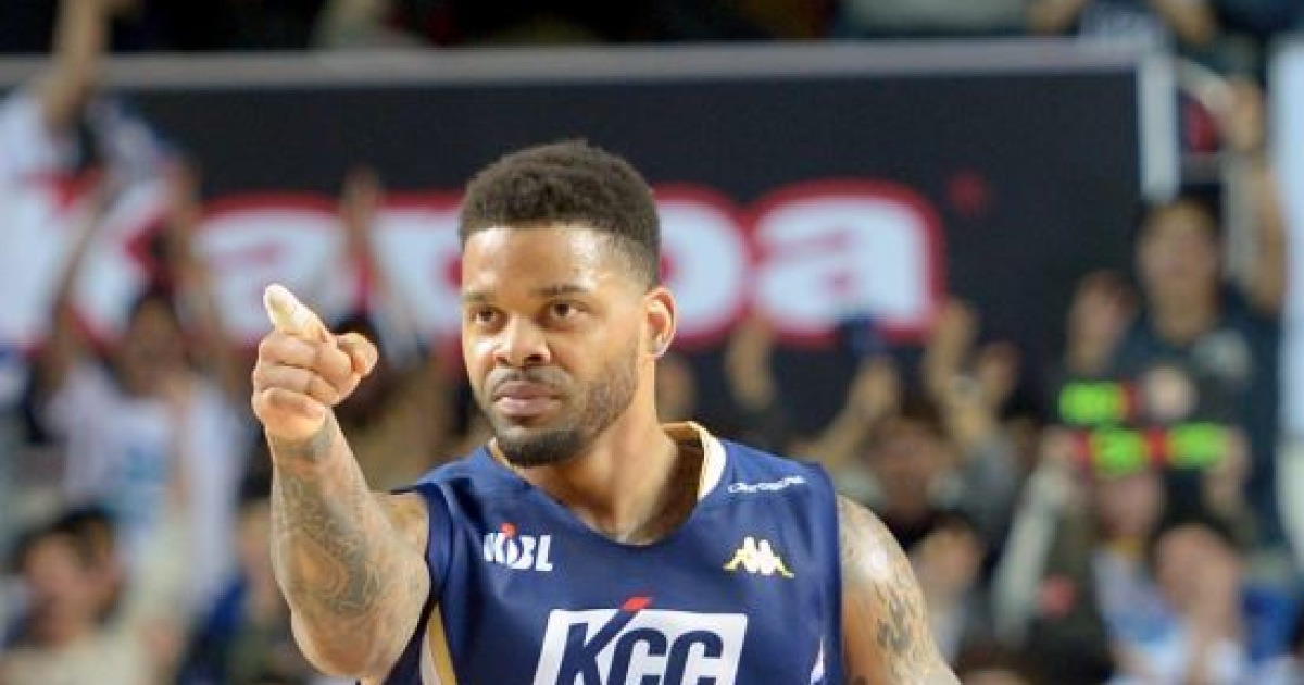 역시 정규리그 1위의 힘..KCC, KGC 22점차 대파