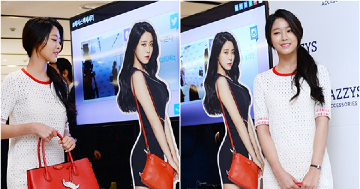 [TD포토+] AOA 설현 '뒤태 입간판과 실물 설현의 만남'