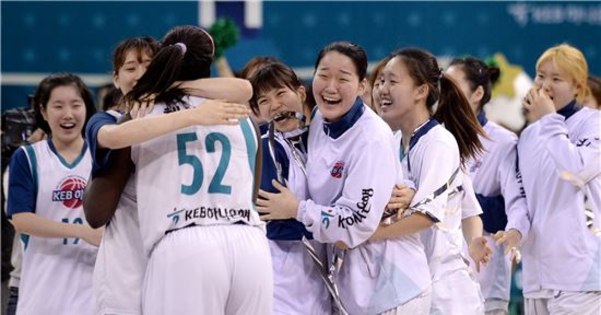 KEB하나은행, KB스타즈 꺾고 사상 첫 챔피언결정전 진출