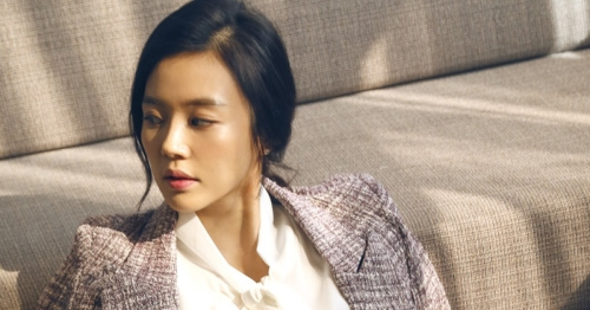 [bnt화보] 고나은 "몸매 관리? 취미가 운동일 정도로 헬스, 요가, 필라텔스, 승마 등 다양하게 즐겨"