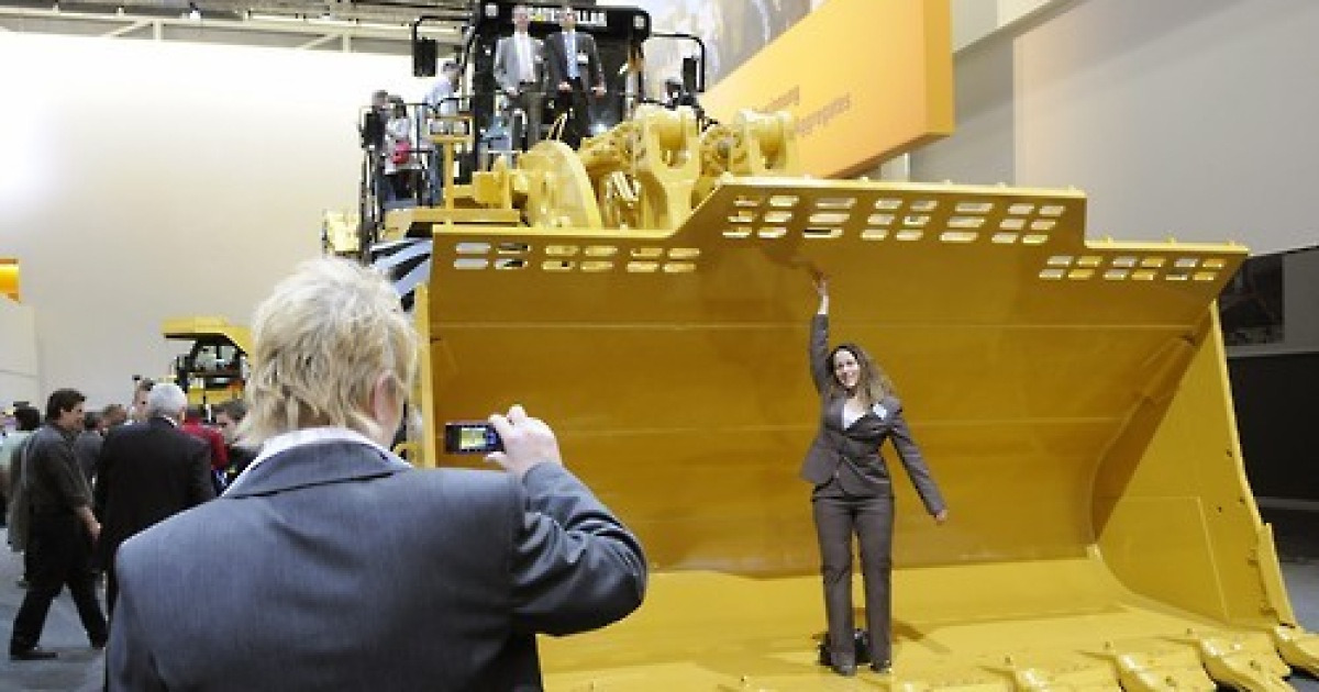 FILE GERMANY ECONOMY CATERPILLAR