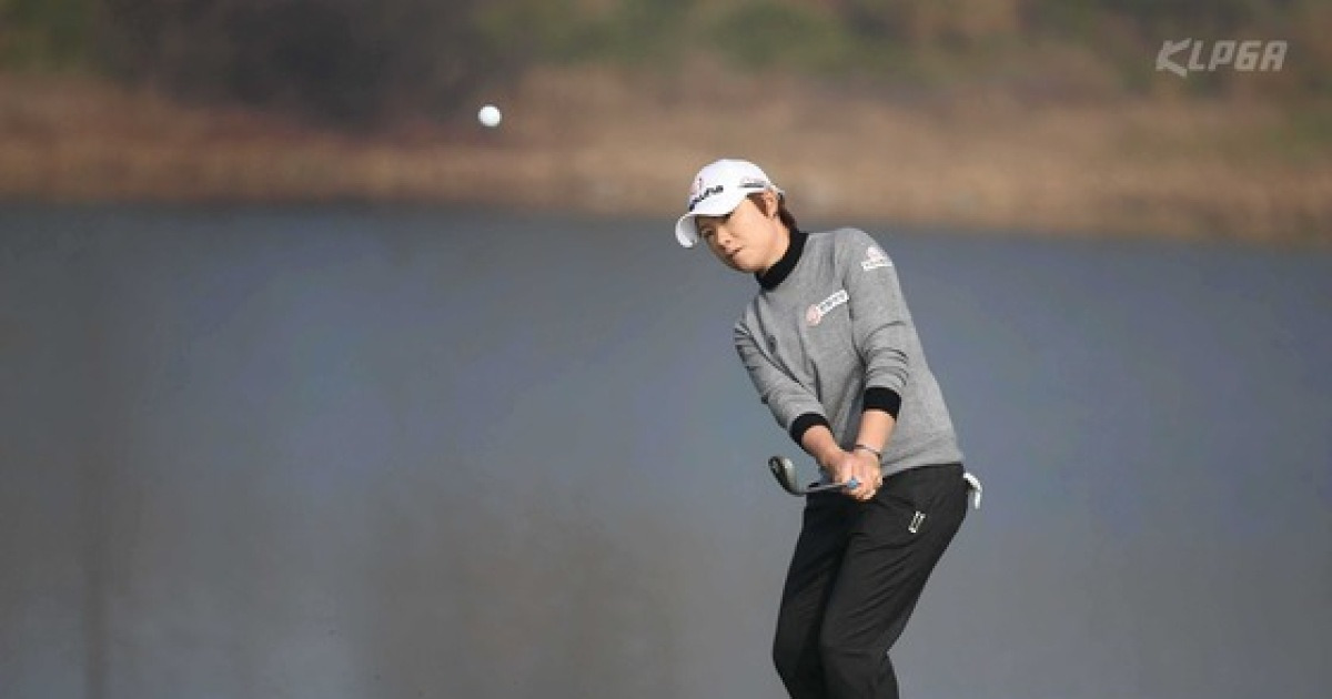 [LGPA] 지은희, JTBC 파운더스컵 3R 선두 도약..김세영 공동 2위