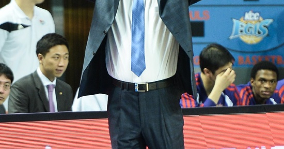 [KBL 파이널2] 대승 이끈 추일승 감독 "김동욱이 에밋 잘 잡았다"