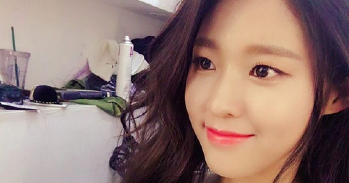 [ET-SNS] 설현, 화사한 미모 절정 셀카 보니 '여신이 따로 없네'