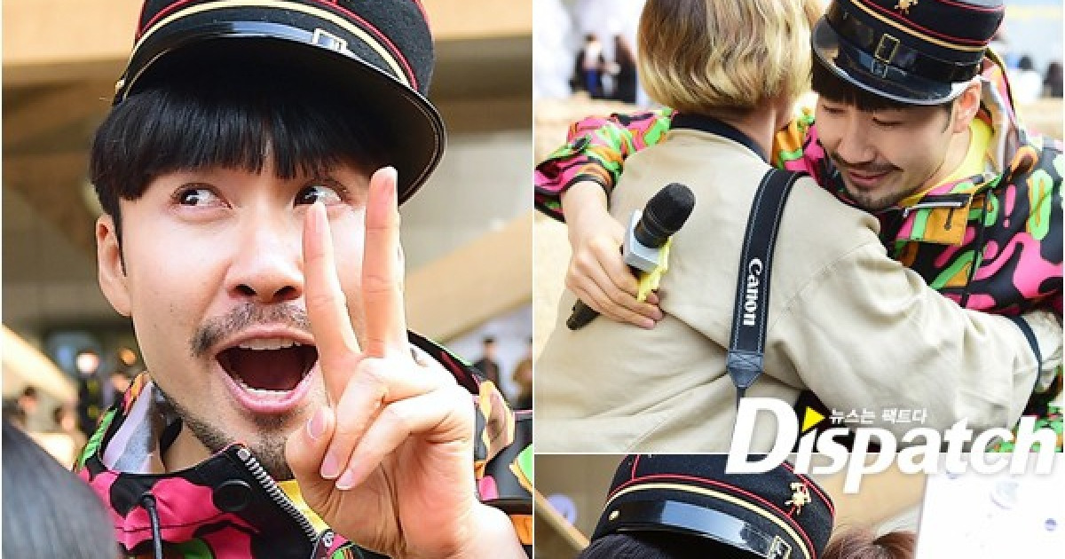 [HSFW] "팬서비스, 가는거야~"..노홍철, 패션위크 나들이