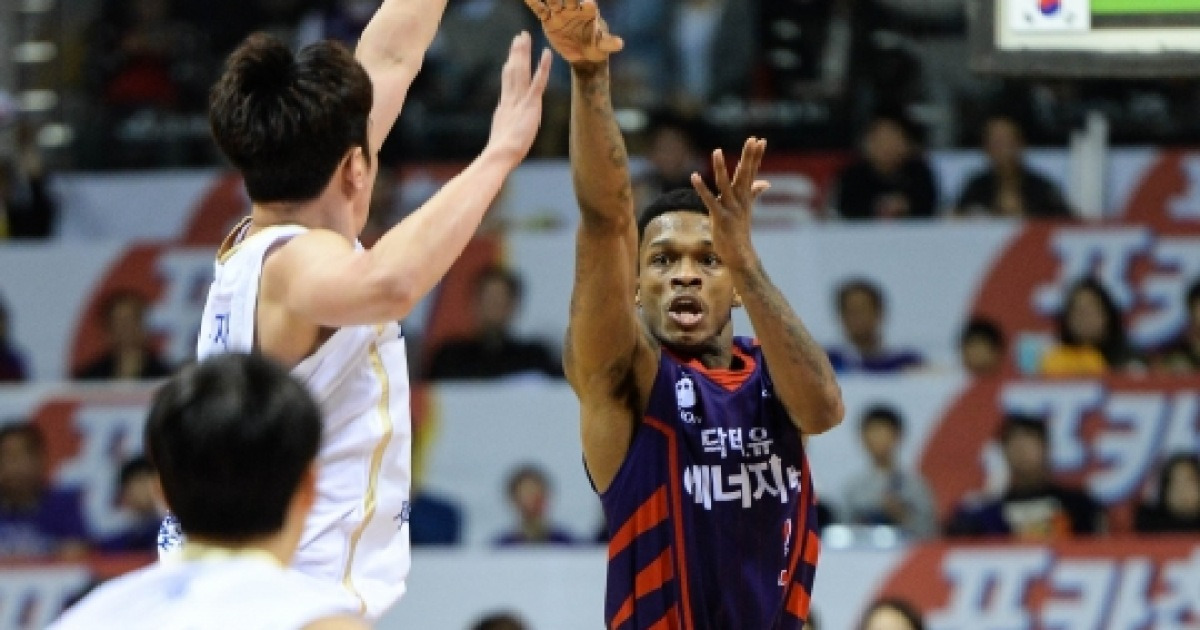 4Q]'잭슨 22점' 오리온, KCC 꺾고 챔피언까지 -1승