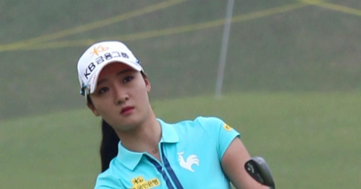 [KLPGA]'강자로 변모한' 오지현, 2R 선두.. 시즌 첫승에 성큼