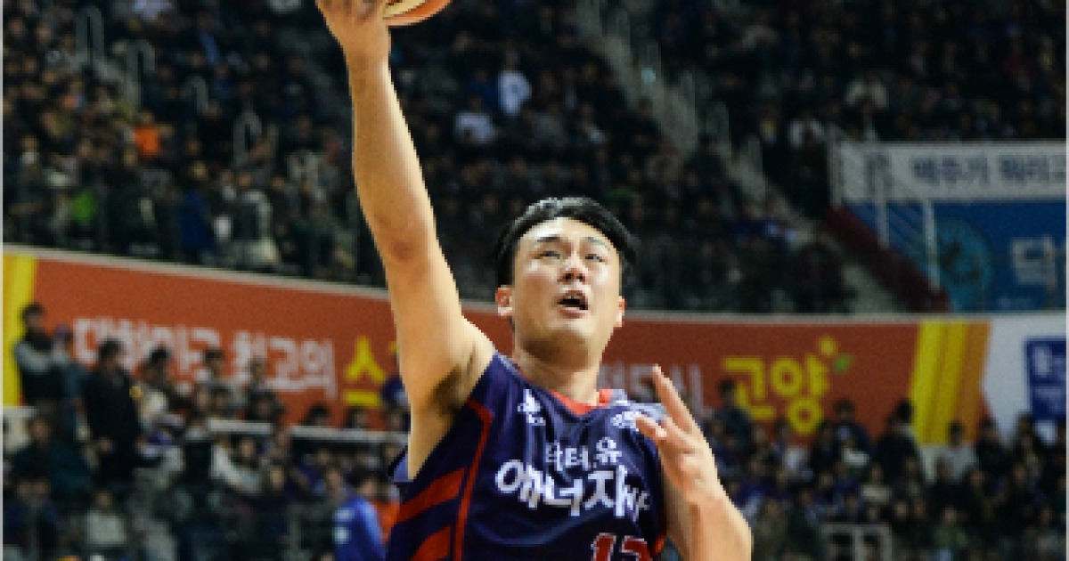 KCC 승부수? 김동욱의 카운터펀치에 당했다